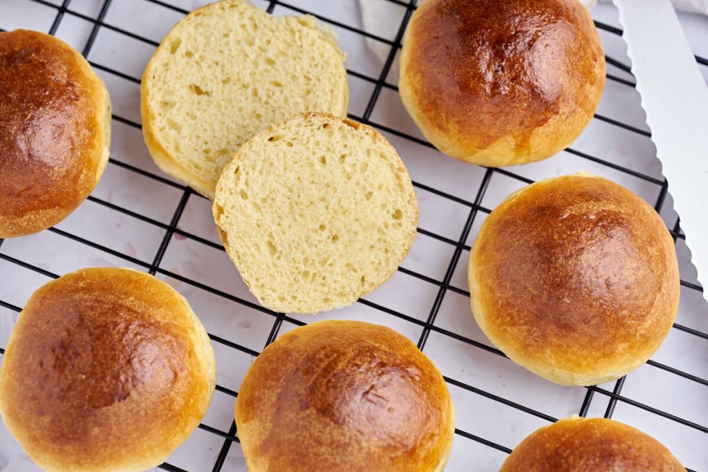 Verdens bedste boller - Nem opskrift på luftige fødselsdagsboller