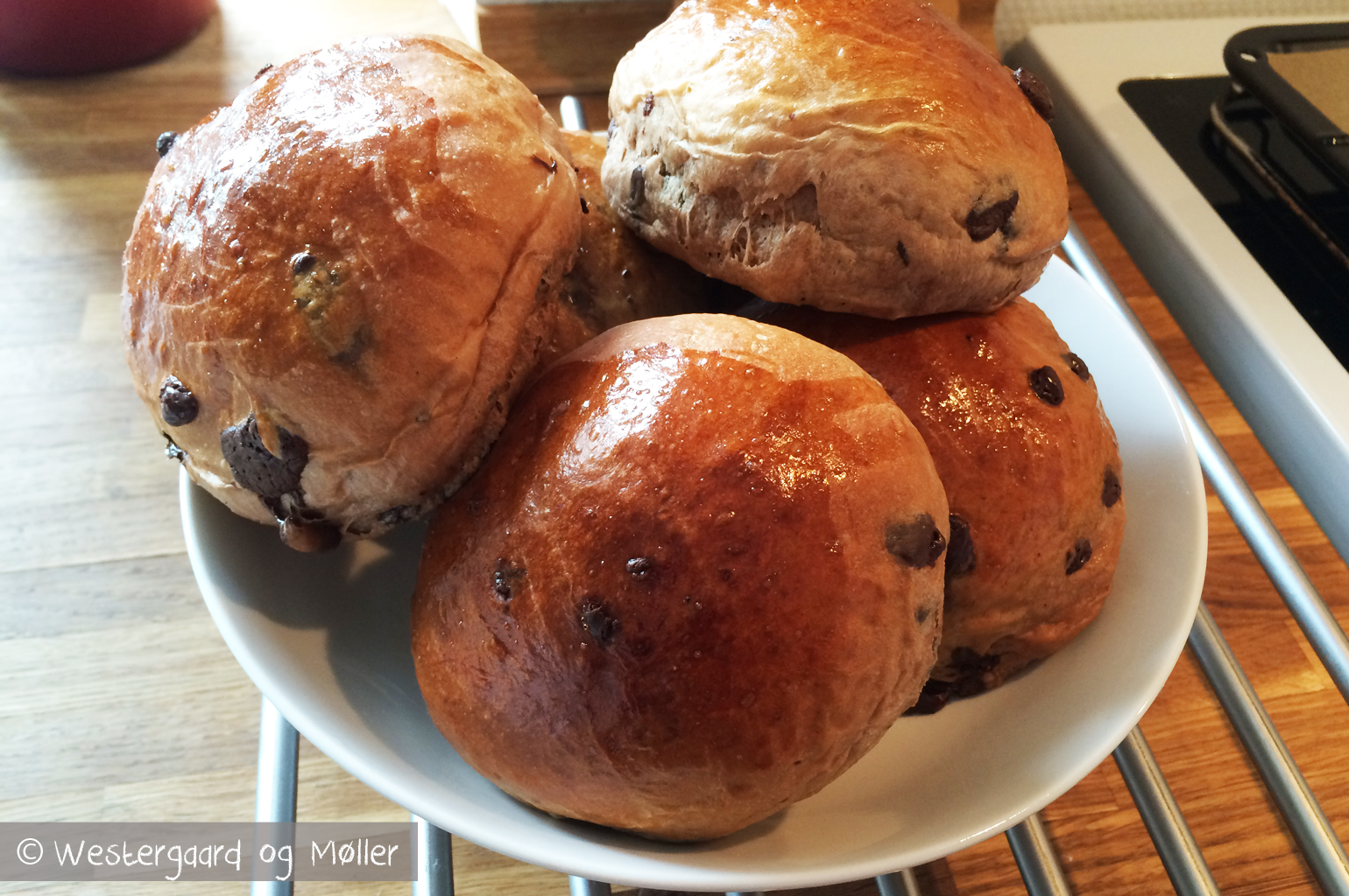 Chokoladeboller - Nem opskrift på luftige boller med chokoladestykker