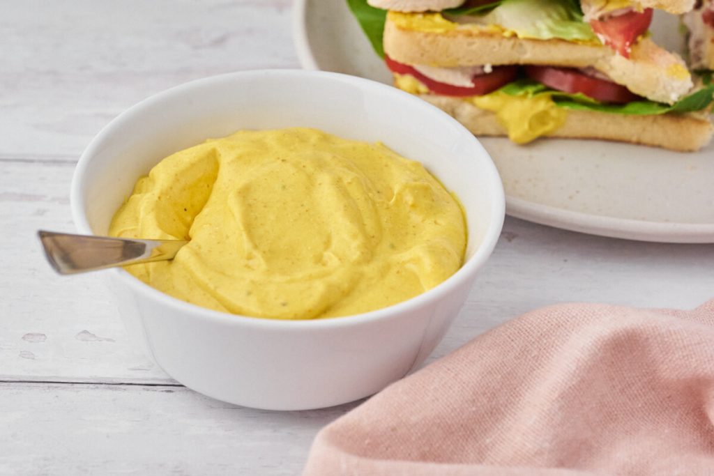Karrydressing - Nem opskrift på dressing med karry til sandwich
