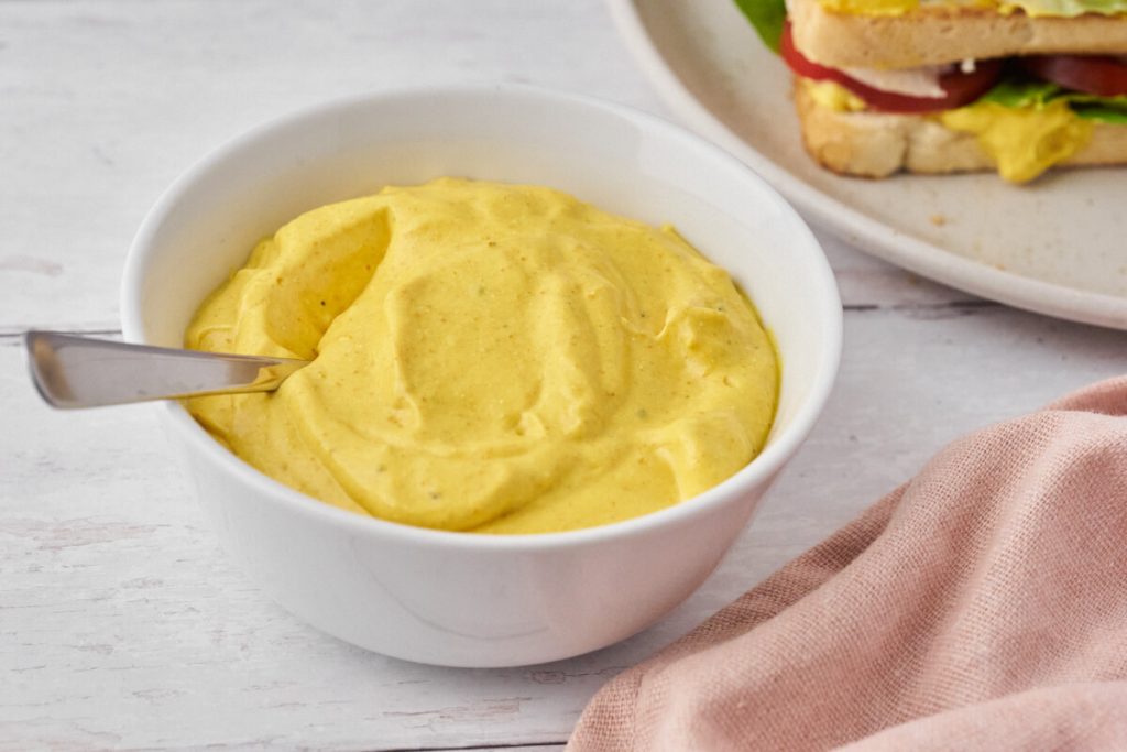 Karrydressing - Nem opskrift på dressing med karry til sandwich