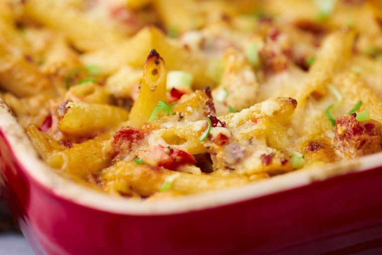 Pastafad med kylling - Nem opskrift på bagt pastaret med kylling