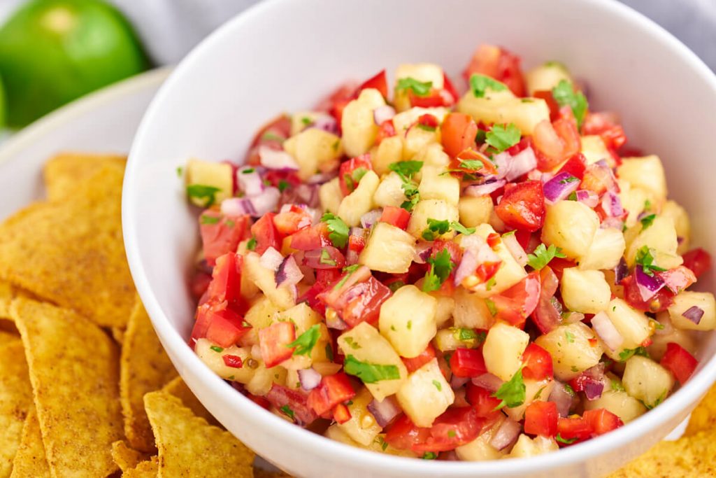 Ananassalsa - Opskrift på frisk salsa med ananas og tomat