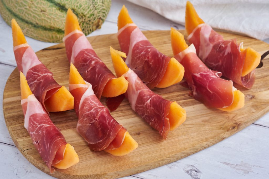 Melon med skinke - Nem opskrift på forret med melon og parmaskinke