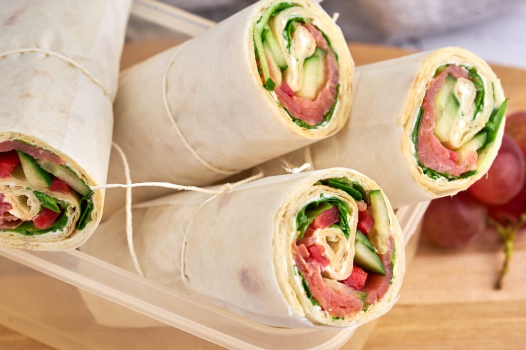 Wraps med laks - Nem opskrift på laksewraps med flødeost