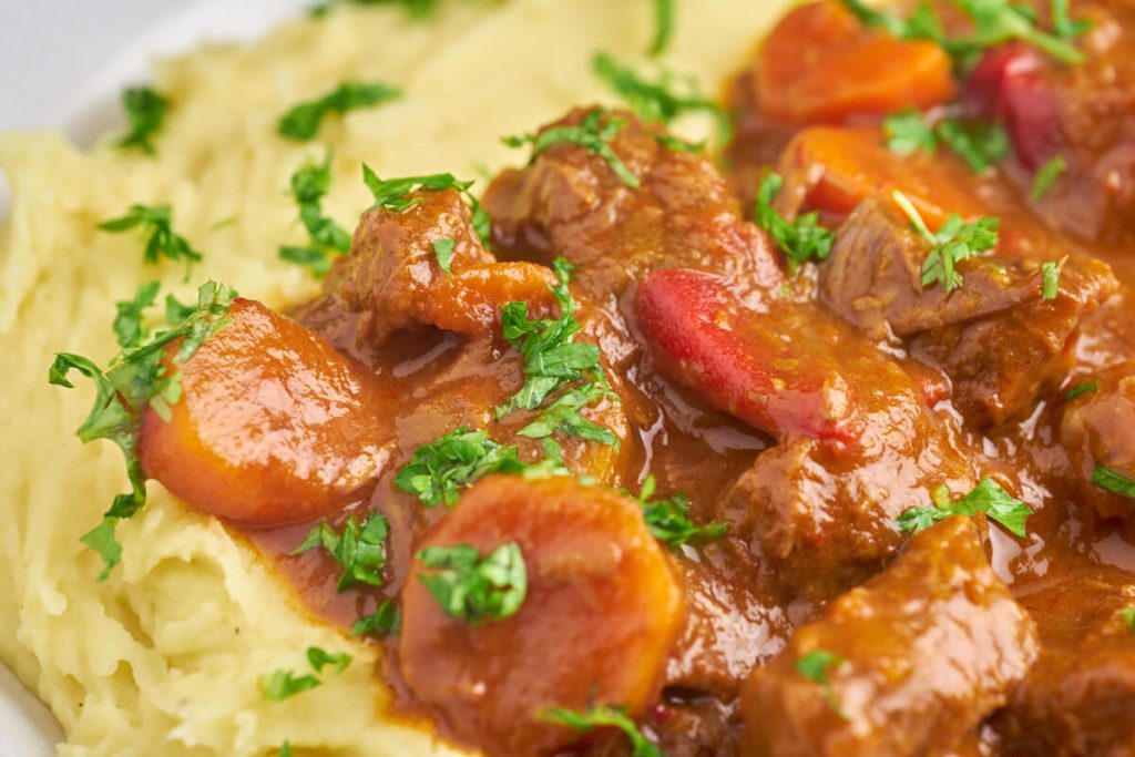 Gullash - Nem opskrift på sammenkogt ret med oksekød