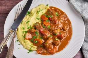 Gullash - Nem opskrift på sammenkogt ret med oksekød