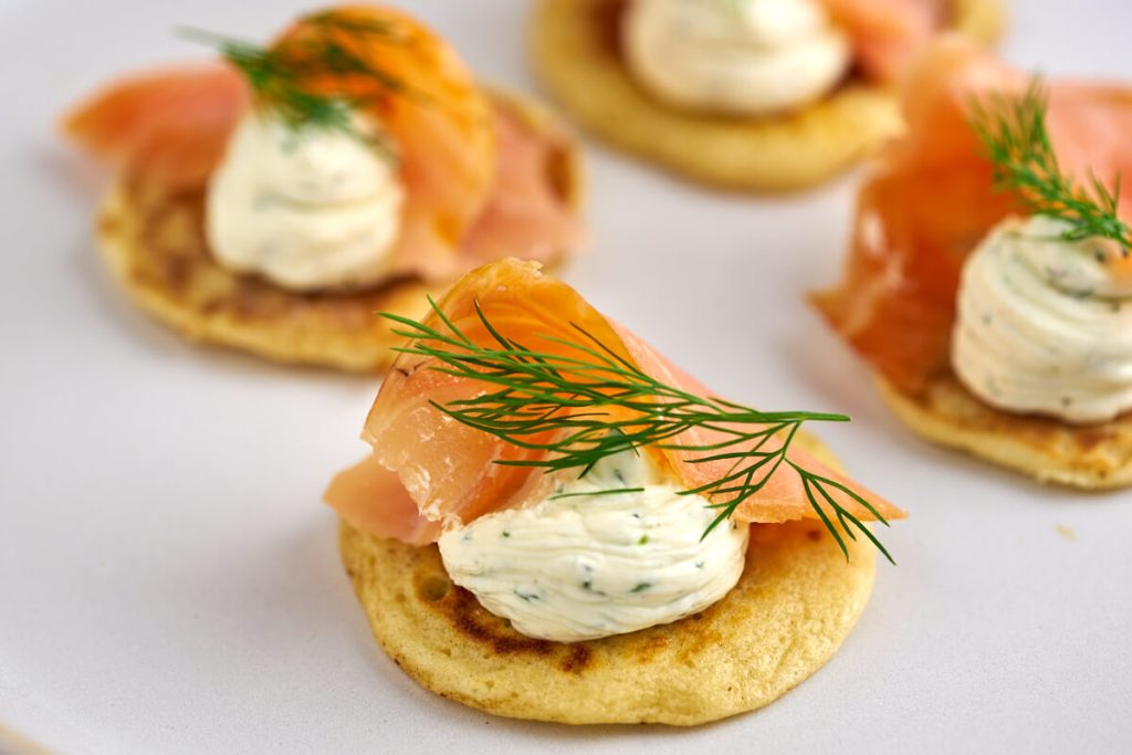 Blinis - 10+ ideer og opskrifter på lækre blinis til forret