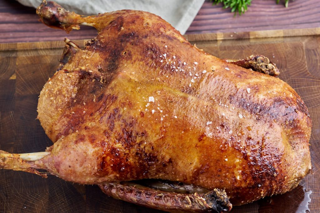 Langtidsstegt and i ovn - Gammeldags andesteg med æbler