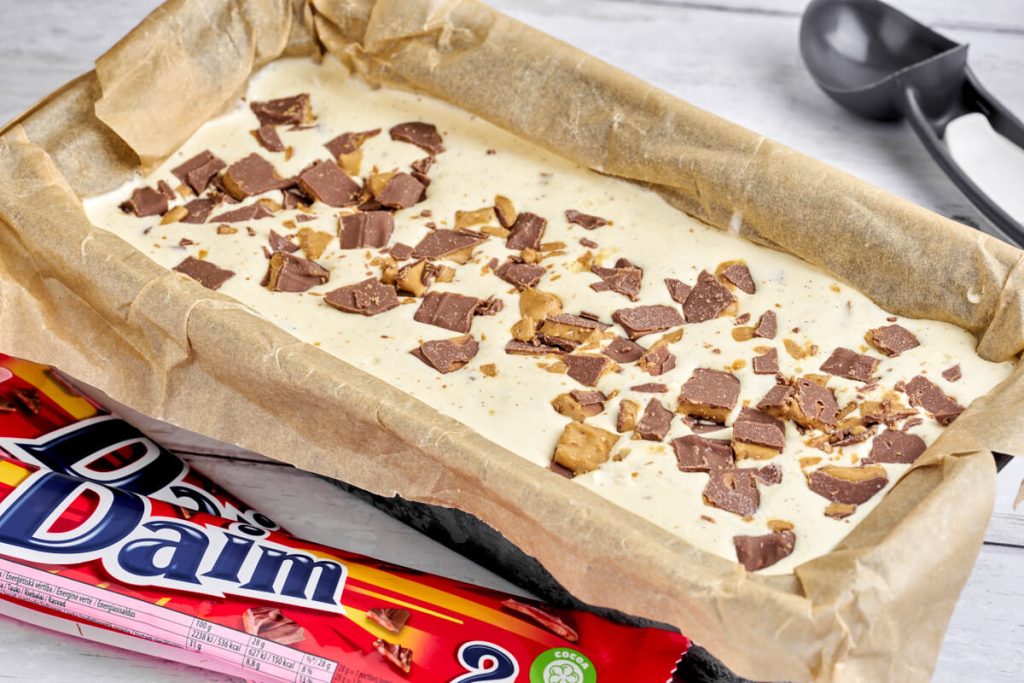 Daimis - Opskrift på hjemmelavet is med daim