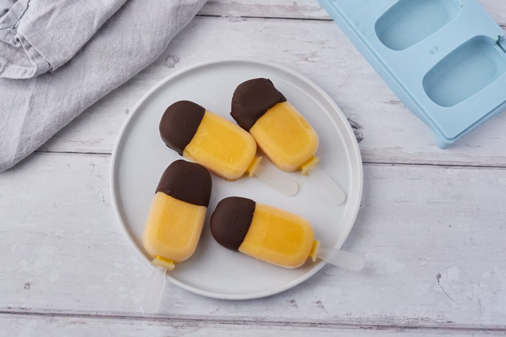 Sunde ispinde med mango - Opskrift på hjemmelavede mango-is