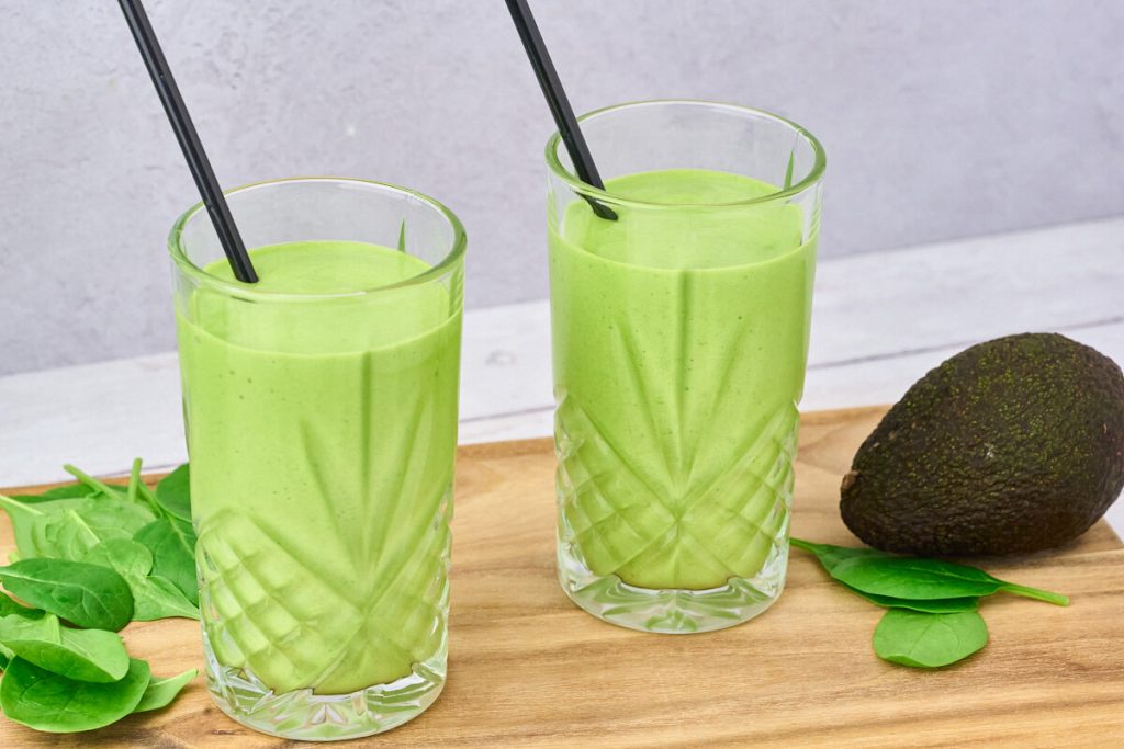 Grøn smoothie med spinat og avocado - Lækker sund smoothie
