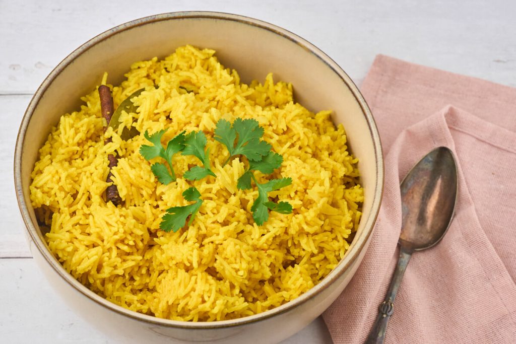 Indiske gule ris - Opskrift på gurkemejeris til Indisk mad