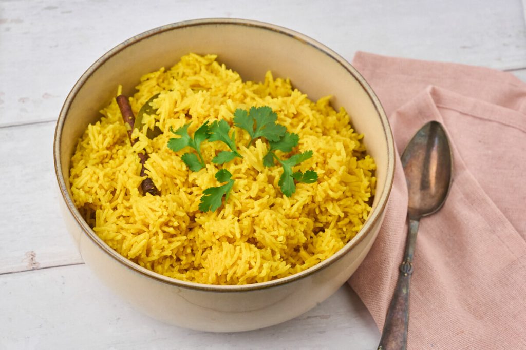 Indiske gule ris - Opskrift på gurkemejeris til Indisk mad